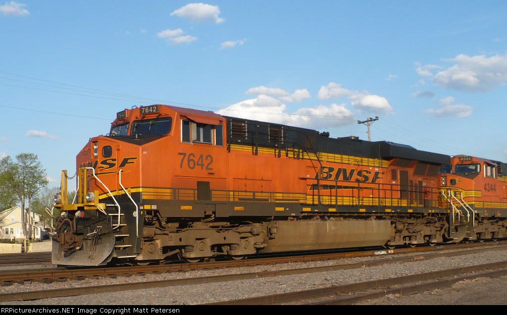 BNSF 7642